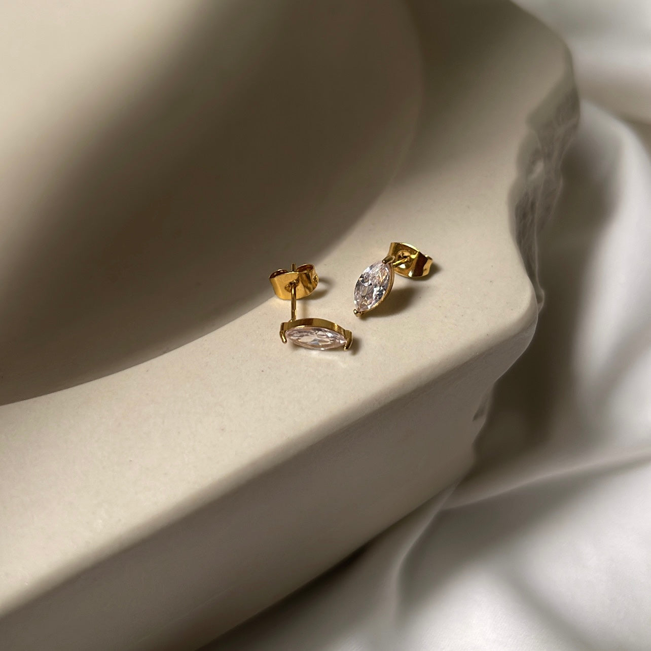 RESIN EARRINGS | PRESSED FLOWERS | PRESERVED | FLOWER EARRINGS ...